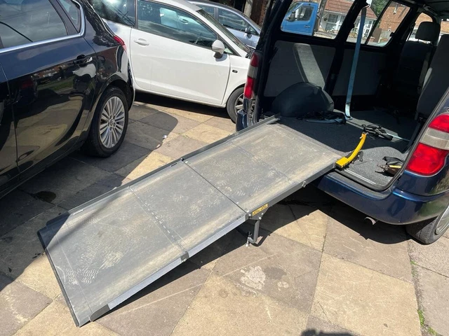 TOYOTA HIACE COMPLETE rear Ramps set Campervan Complete With Winch £200 ...