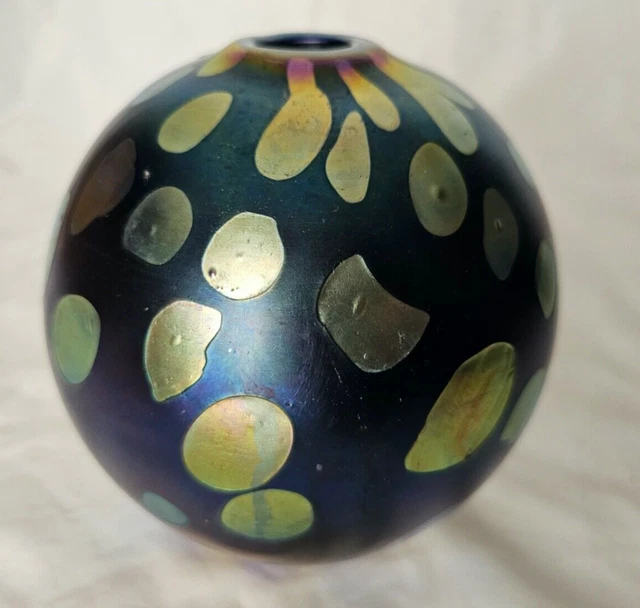 GORGEOUS GUERNSEY ISLAND glass spherical iridescent design vase, circa ...