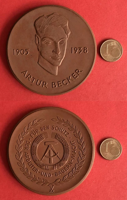 DDR BÖTTGERSTEINZEUG MEDAILLE NVA Straussberg 1967 Arthur Becker ...