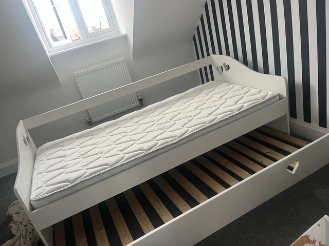 TRUNDLE DAY BED with Two Single and One Mattress In White £68.28 ...
