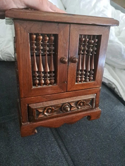 ANCIEN MEUBLE DE Poupée Miniature Bois Sculpté Breton Art Populaire Maîtrise EUR 10,00 - PicClick DE