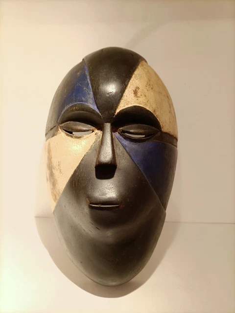 MASQUE BOIS TRICOLORE africain, probablement Congo, Zaïre, société ...
