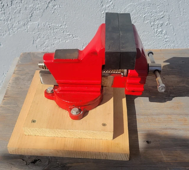 VINTAGE RED SWIVEL Base Bench Vise ~ Anvil ~ Jaws ~ 3 1/2" $29.99 ...