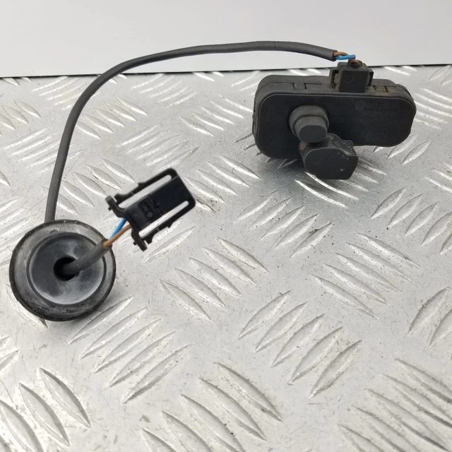 VOLKSWAGEN TIGUAN FUEL Filler Flap Actuator Motor Mk1 2014 5N0810773F £ ...