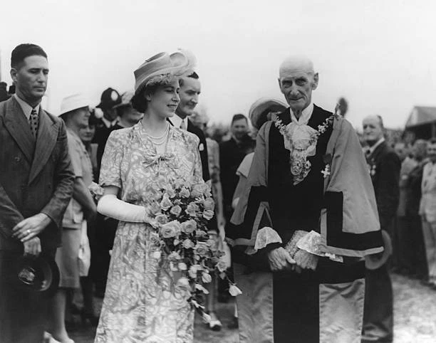 PRINCESS ELIZABETH DURING Her Royal Tour Of South Africa 1947 OLD PHOTO ...