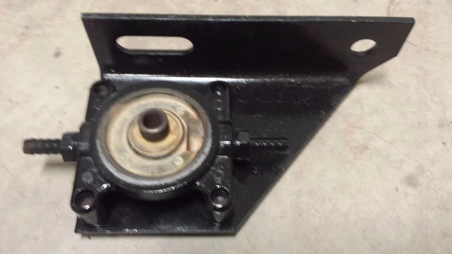 KENWORTH W900A FUEL Water Filter Head Frame Bracket K062-455 Peterbilt ...