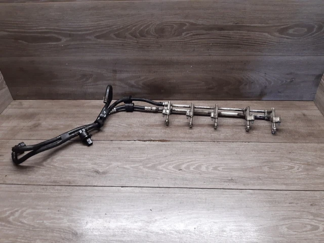 VW T5 MULTIVAN Fuel Distributor Distributor Diesel Lines 070133317C £ ...