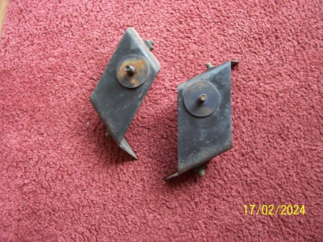 VL HOLDEN COMMODORE Calais VK VL Centre Rear Bumper Brackets $40.00 ...