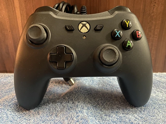 AMAZON BASICS XBOX One Video Game Controller Wired USB Black Model ...