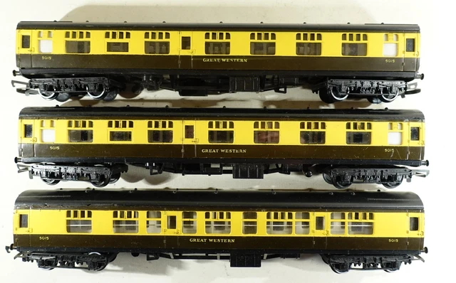 TRIANG HORNBY 3 x BR MK1 COMPOSITE COACHES - GREAT WESTERN RAILWAY £9. ...