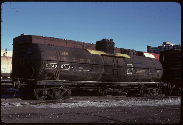 BH.BI02.CP1417 ORIGINAL COLOUR Slide CP Rail Tank Car #400313 at ...