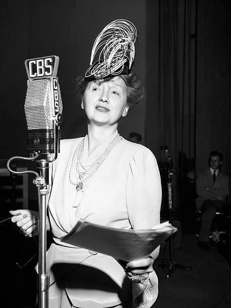 RADIO PROGRAM HEDDA Hoppers Hollywood Pictured is Hedda Hopper S 1940s ...