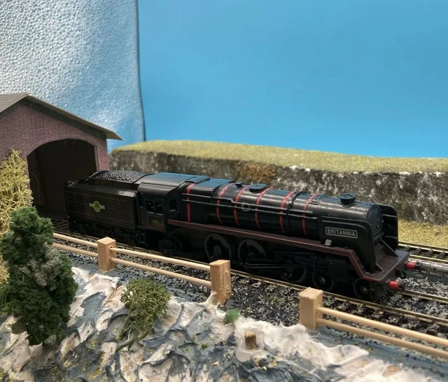 HO GAUGE BRITISH Rail Britannia Steam Locomotive Train Model Railway ...