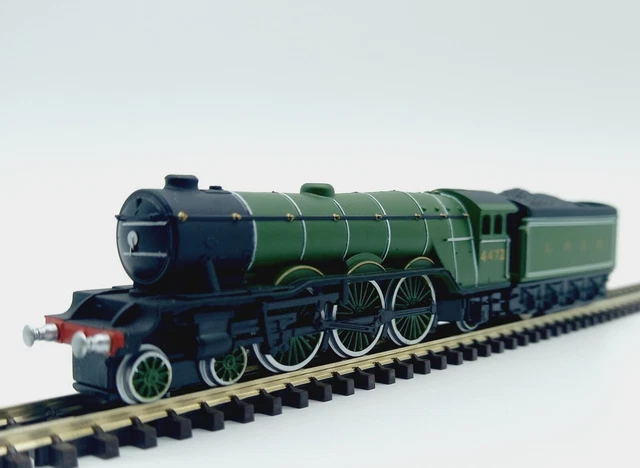 N GAUGE SCALE LNER 4472 Flying Scotsman Steam Locomotive Train Model £ ...