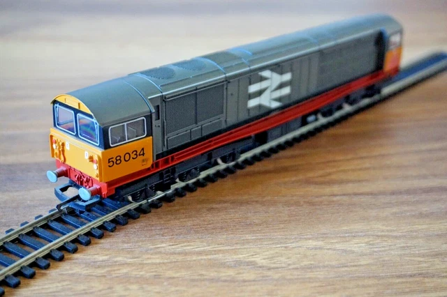 HORNBY R.283 CLASS 58 British Railways Railfreight Livery OO Gauge ...