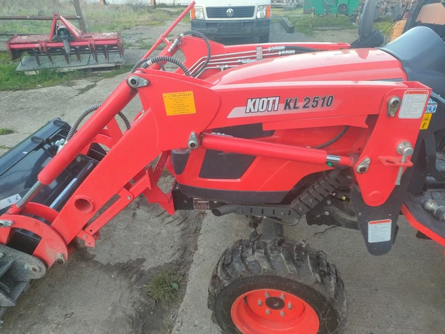 KIOTI CX2510H HST Compact Tractor C/W KL2510 F.E.L. NOVAT £15,086.70 ...