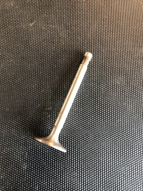 TRIUMPH 3T T85 Inlet Valve NOS G & S 3129sc V133 £9.95 - PicClick UK