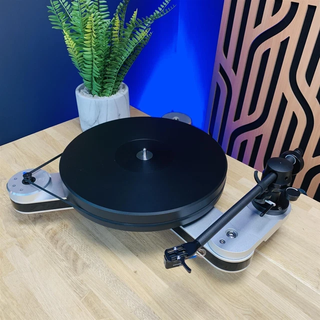 CLEARAUDIO INNOVATION BASIC Turntable w/Tracer Tonearm & Concept MC ...