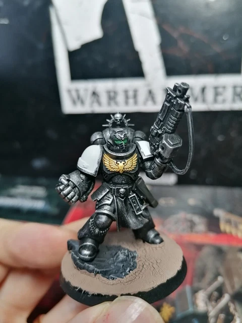 40K: SPACE MARINE Lieutenant - Power Fist & Master Crafted Bolt Rifle £ ...