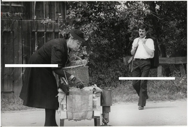 VINTAGE PHOTO ARCHIVE 1971 Alain Delon + Simone Signoret ""La Veuve ...
