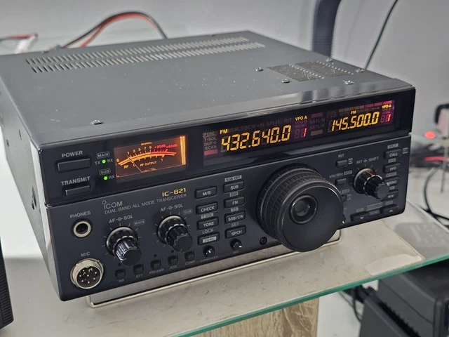 ICOM IC-821 MULTIMODE Ham Radio Transceiver, 20w/20w. ,HM-22 Mic ...