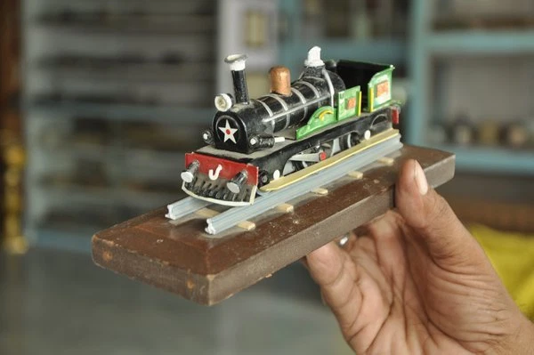 VINTAGE 22 EIR Fairy Queen Steam Engine Litho Tin Toy/ Model ...