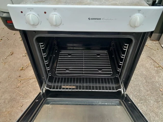 WALL OVEN SIMPSON 590mm, model Evolution 911, fan forced, used, 6 month ...