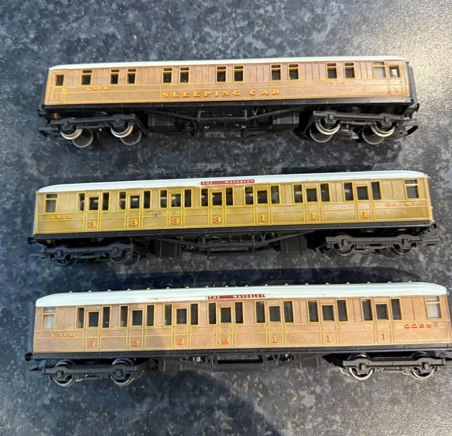 HORNBY OO LNER Teak Coach x 3 Bundle £28.99 - PicClick UK