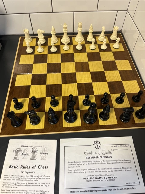 VTG GALLANT KNIGHT Chessmen Of Champions Chess Set C-300 Faux Wood ...