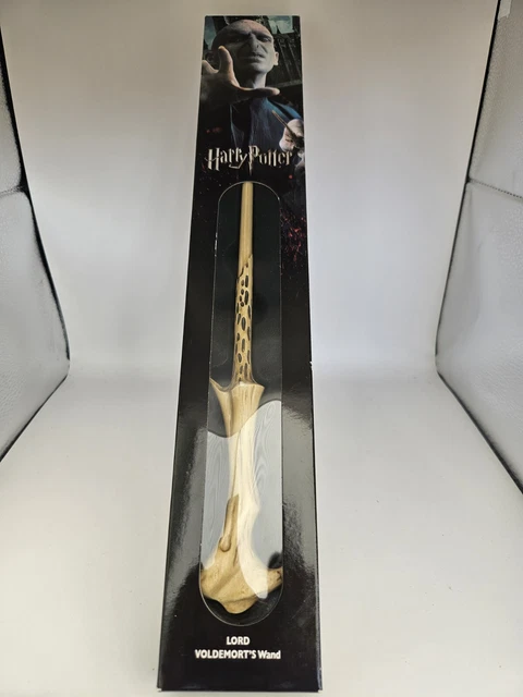 THE NOBLE COLLECTION Harry Potter Lord Voldemort's Wand Window Box £14. ...