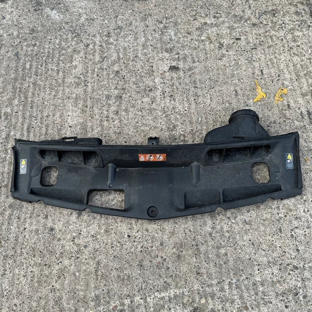 MERCEDES BENZ W204 C Class Facelift 11-14 Radiator Top Air Guide Trim ...