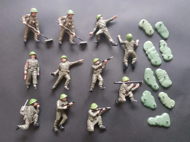 VINTAGE JOB LOT Britains 1/32 British Army Plastic Soldiers Herald (11 ...