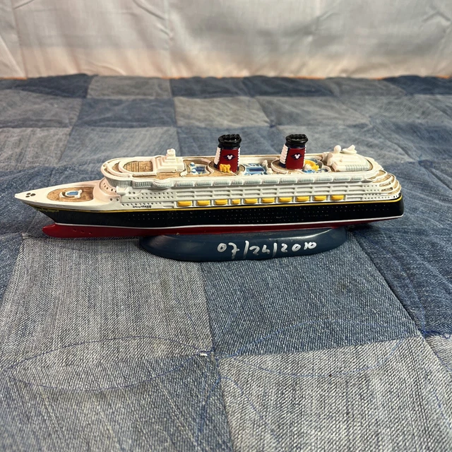 DISNEY CRUISE LINE "WONDER" Scale Model Ship Replica from Disney Store ...