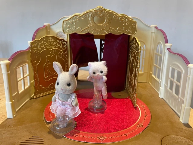 SYLVANIAN FAMILIES BALLET Theatre Playset with twirling animal toys £12 ...