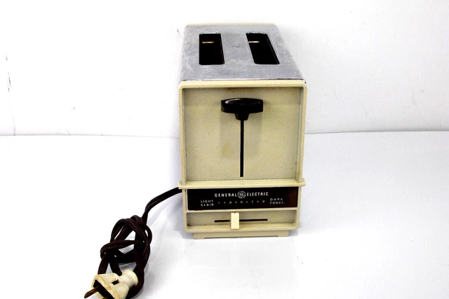 VINTAGE GENERAL ELECTRIC GE Stainless Toaster + Plastic 2 Slices $34.99 ...