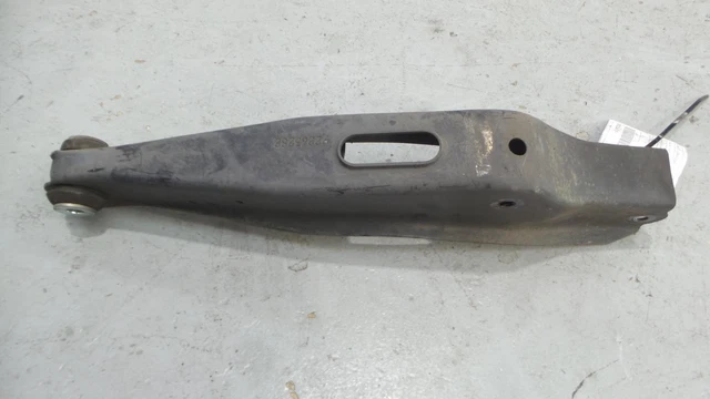HOLDEN COMMODORE RIGHT Rear Trailing Arm Lower Control Arm-Rear, Vf, 05 ...