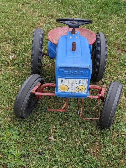 RARE TRIANG ORIGINAL Ford Force Style Range Pedal Tractor. 3000/4000 £ ...