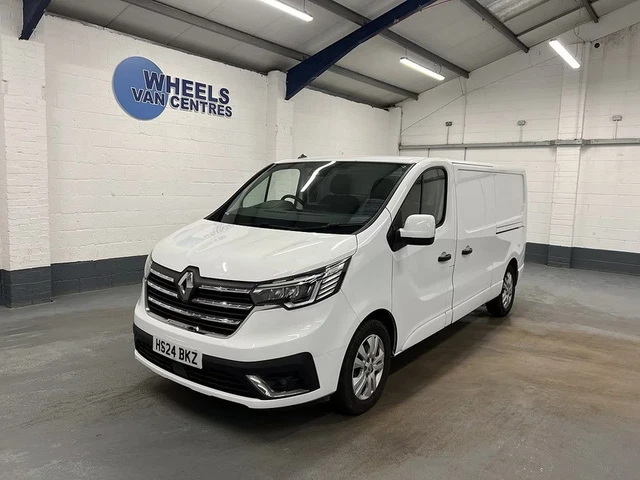 RENAULT TRAFIC 2.0 dCi Blue LL30 Extra Panel Van 5dr Diesel Manual L2 ...