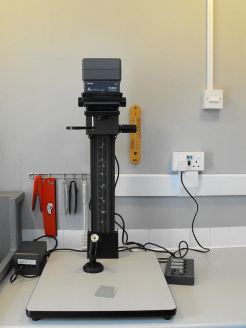 PHILIPS PCS 2000 couleur + agrandisseur N&B minuterie intégrée et ...