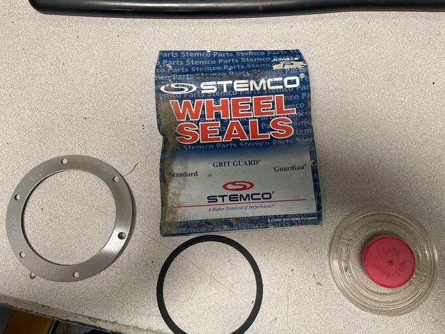 NOS STEMCO OEM Hub Cap Window Kit 359-5995 EUR 16,42 - PicClick FR