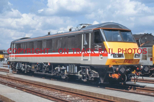 UK RAILWAY PHOTOGRAPH Of Class 90 Locomotive 90028. Rm90-125 £1.70 ...