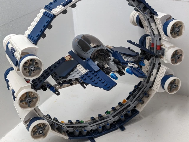 LEGO STAR WARS Jedi Starfighter with Hyperdrive Booster Ring (7661) $76 ...