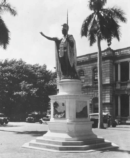 STATUE OF THE Hawaiian king Kamehameha I 1927 OLD PHOTO $9.00 - PicClick AU