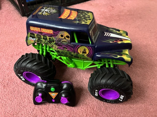 MONSTER JAM XL Remote Controlled Grave Digger Truck. £28.00 - PicClick UK