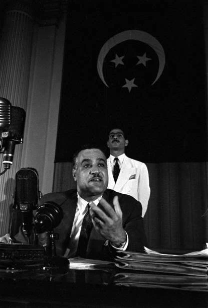 COLONEL GAMAL ABDEL Nasser is pictured speaking 1950s Old Photo $8.50 ...