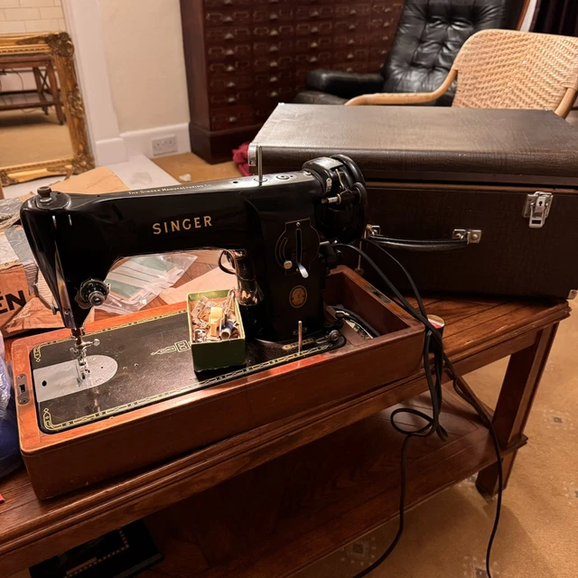 VINTAGE SINGER 201K Sewing Machine with Case and Foot Pedal £100.00 ...