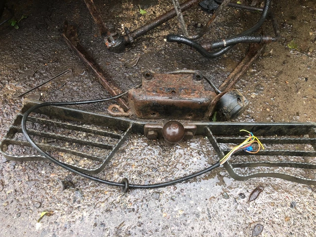 LAND ROVER DEFENDER - 110 rear tow hitch assembly - Fixed height £33.00 ...