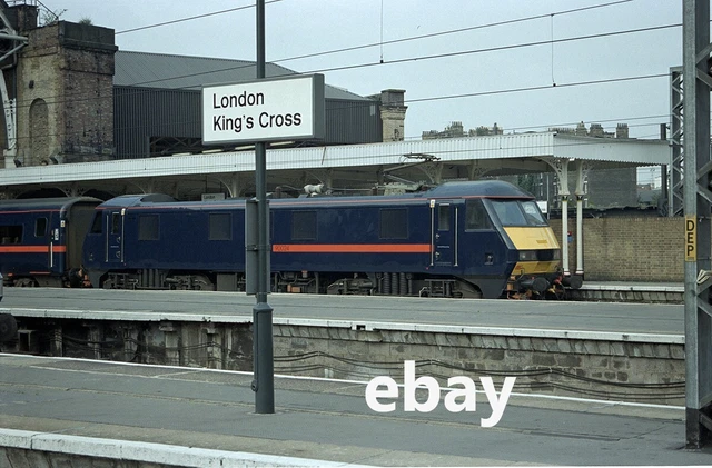 35MM COLOUR RAILWAY Negative Class 90 90024 at London Kings Cross £1.25 ...