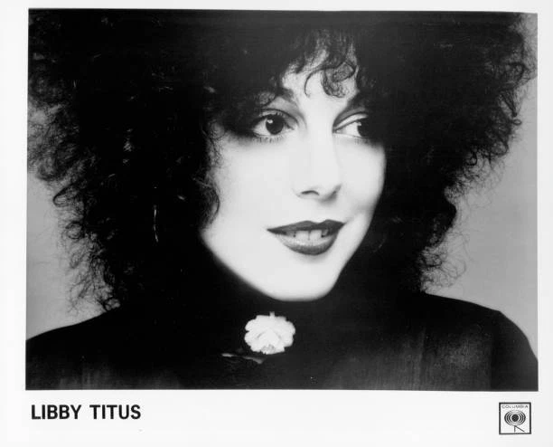 LIBBY TITUS OLD PHOTO Music Band Singer Performer 4 EUR 6,52 - PicClick FR
