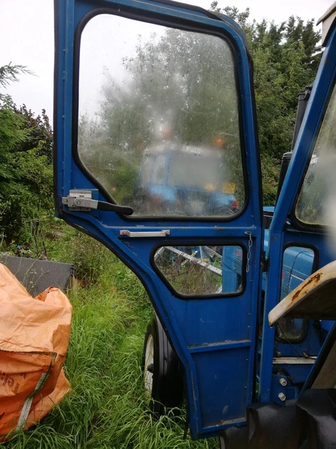FORD 4000 TRACTOR Cab Doors (Pair) (Patterned) £80.00 - PicClick UK